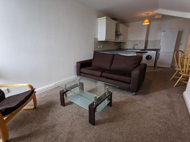 Plymouth Grove, Manchester M13 3 bed flat to rent £1,800 pcm £415 pw