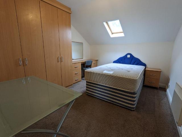 Plymouth Grove, Manchester M13 3 bed flat to rent £1,800 pcm £415 pw