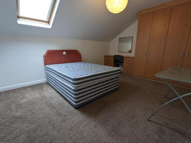 Plymouth Grove, Manchester M13 3 bed flat to rent £1,800 pcm £415 pw