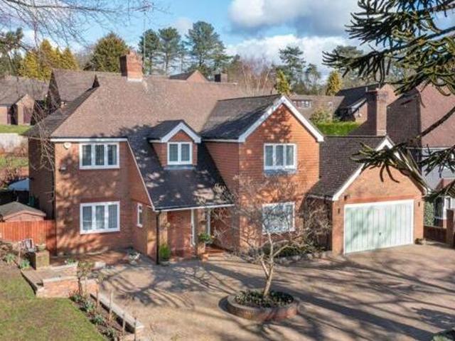 Plymouth Road, Barnt Green, 5 Bedroom Detached