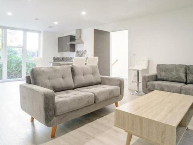 £ Pppw Bills Included* Sherwood, Queens Road East, 6 Bedroom Duplex
