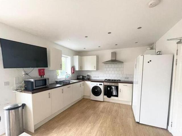£pppw Excl Bills* Middle Street, Beeston, 6 Bedroom Detached