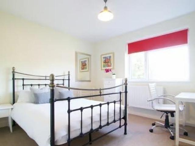 £pppw Excl Bills* Rolleston Drive, Lenton, 4 Bedroom Mixed