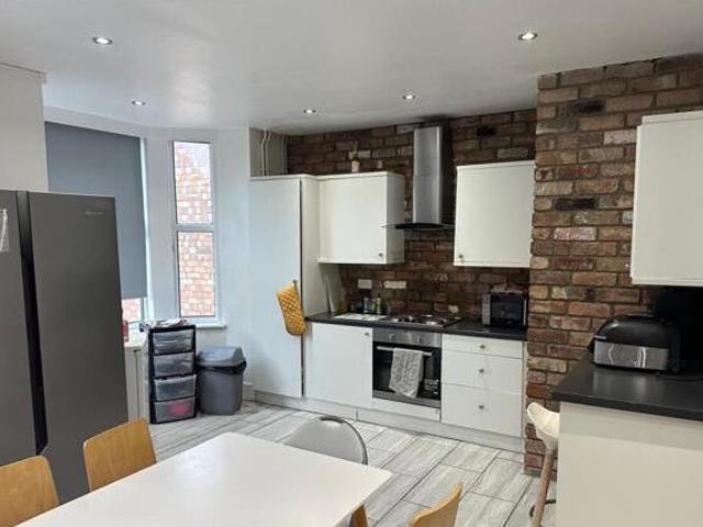 £pppw Excl Bills* Radcliffe Road, West Bridgford, 5 Bedroom Semi detached