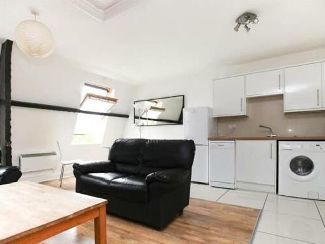 £pppw The Gatehouse, City Centre, 3 Bedroom Apartment