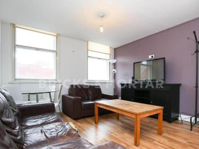 £pppw The Gatehouse, City Centre, 3 Bedroom Flat