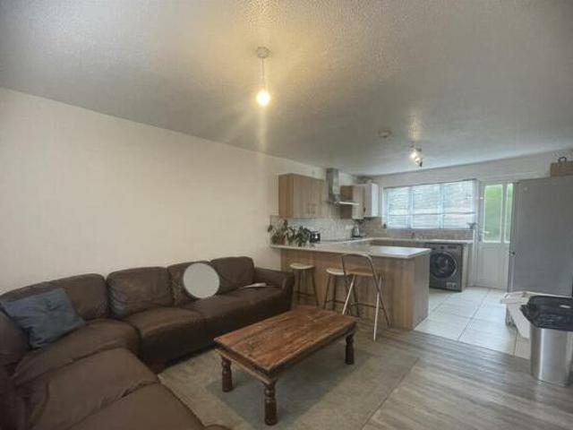 £pppw With Bills* Francis Street, Arboretum, 6 Bedroom Semi detached