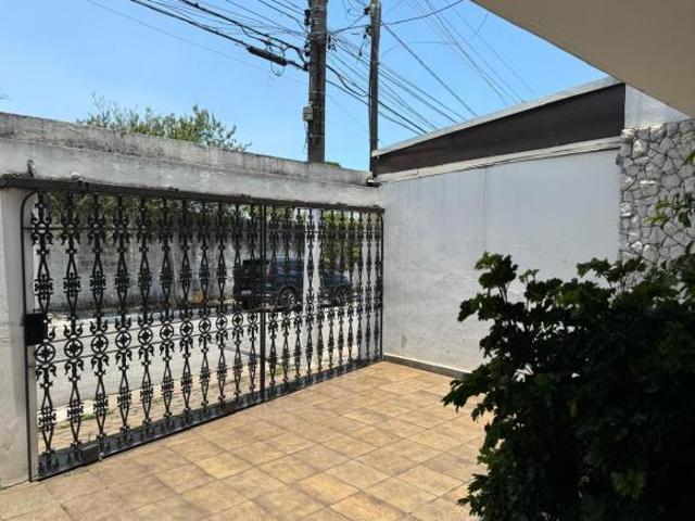 Pq Jabaquara Sobrado com 03 dormitórios sendo 01 suíte Venda
