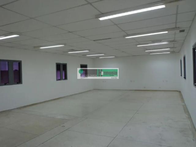 Prédio com 09 andares + 02 subsolos. Ideal para Day Clinic. A 500m da Av. Paulista