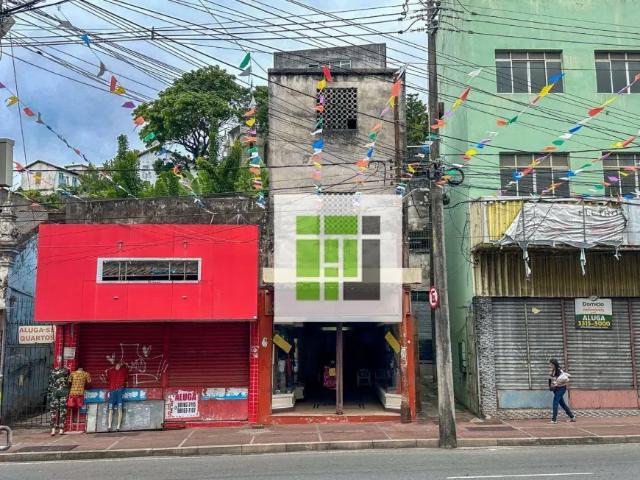Prédio com Loja na Baixa dos Sapateiros