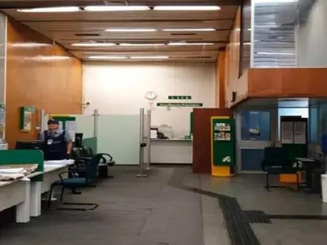 Prédio com 06 andares 1.298,00m2 centro histórico junto á sé são paulo