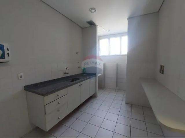 Prédio Comercial na Av. Juselino Kubitschek