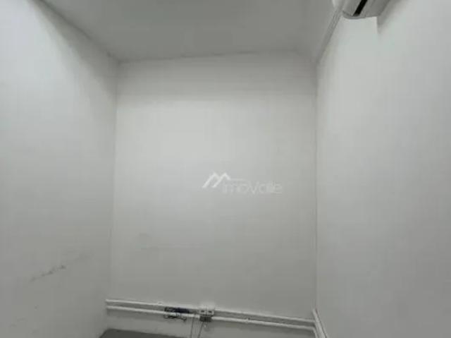 Prédio Comercial na Avenida Nelson DAvila