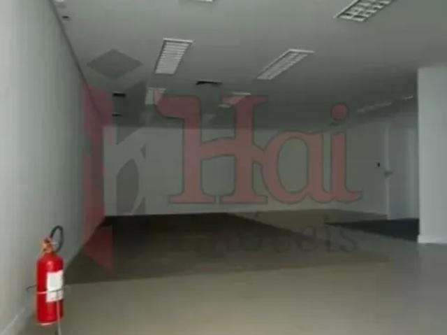 Prédio comercial na praça da sé ao lado forum joão mendes