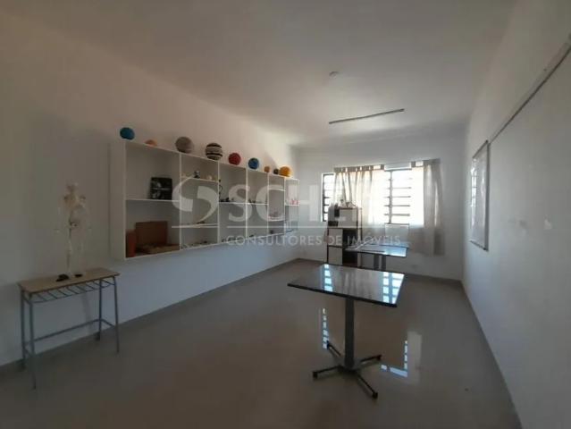 Prédio comercial na Rua Professor Luís Pardini, N. 91 • 130 m²