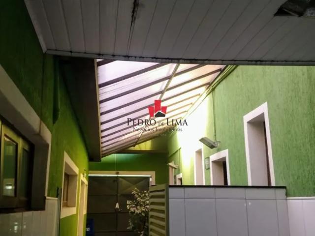 Prédio comercial com 800 metros