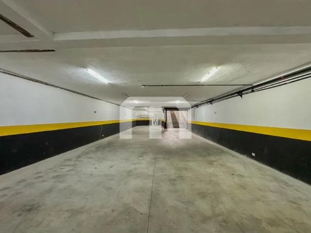 Prédio Comercial com 1100 m² Locação/ Venda