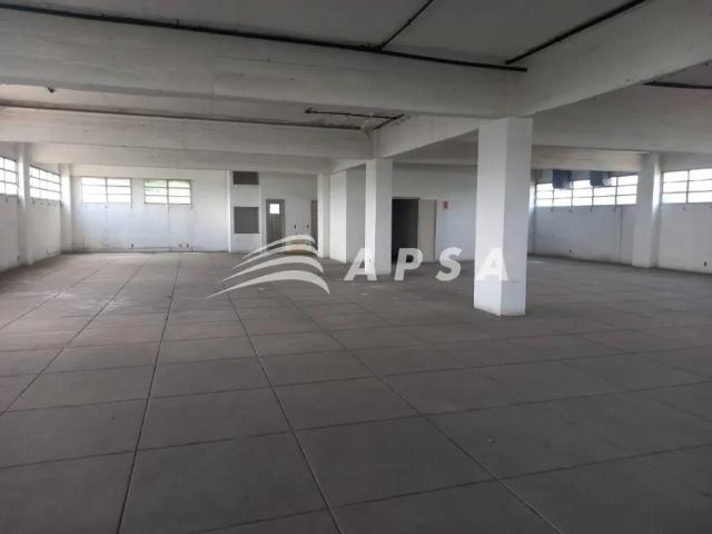 Prédio comercial com quatro andares, 1939m², sol manhã, imóvel composto por area externa, recepção
