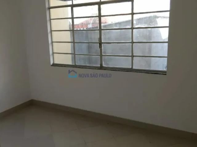 Prédio Comercial com renda na Bela Vista reformado