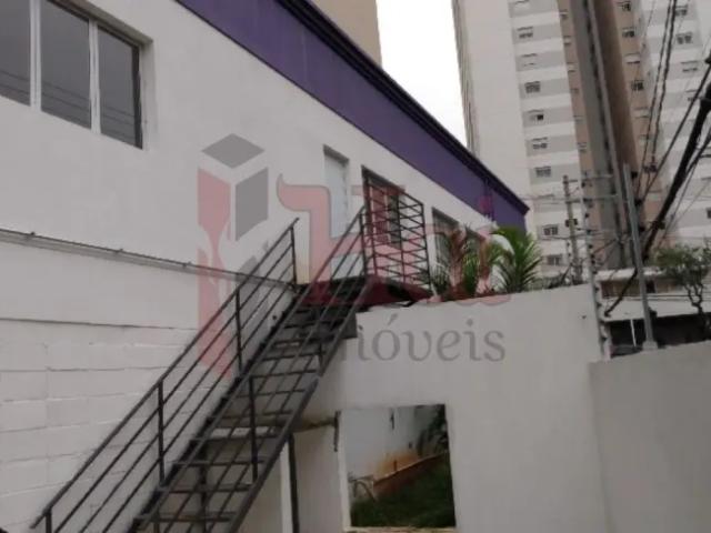 Prédio Comercial de Esquina para Venda ou Locação na Aclimação