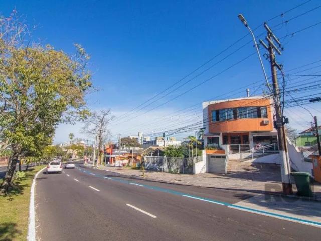 Prédio Comercial em Cavalhada