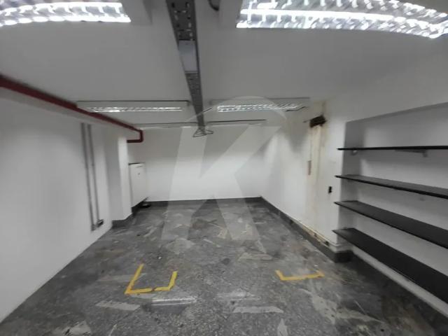 Prédio Comercial Espaçoso e Versátil para Locação em Santana