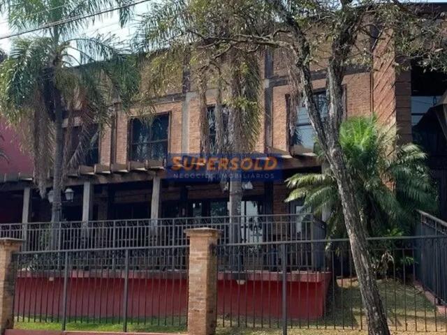 Prédio comercial para restaurante com estrutura completa