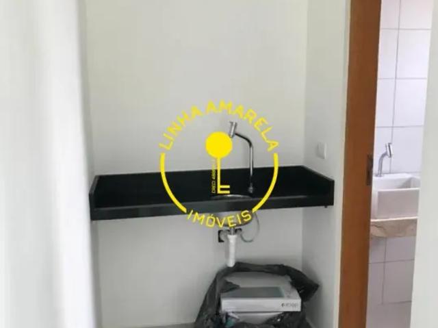 Prédio comercial à venda com três andares e elevador na Vila Sonia