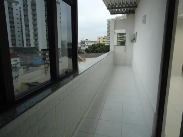 Prédio de 3 andares perto do Maracanã
