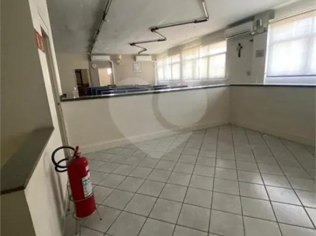 Prédio inteiro à venda em Vila Gustavo SP