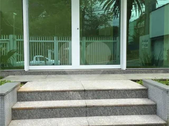 Prédio inteiro à venda em Cidade Vargas SP