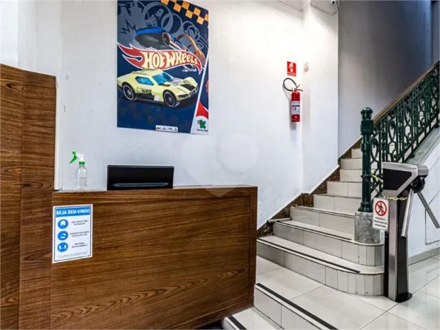 Prédio inteiro à venda ou para locação em Centro SP
