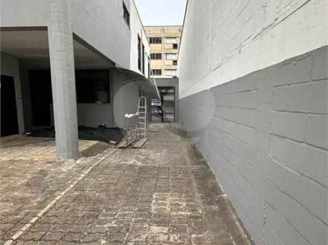 Prédio inteiro à venda ou para locação em Centro SP