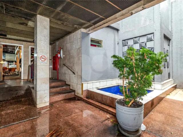 Prédio inteiro à venda ou para locação em Consolação SP