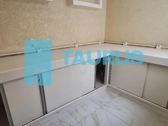 Prédio para locação, 4 andares, 12 salas, 1.600m², Vila Nova Conceição