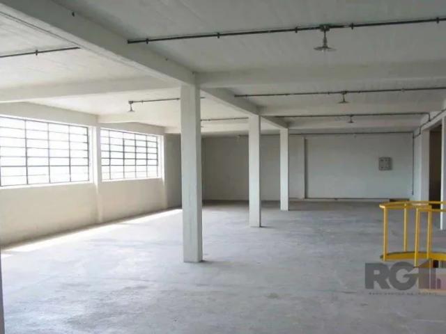 Prédio pronto para ocupação em localização privilegiada!