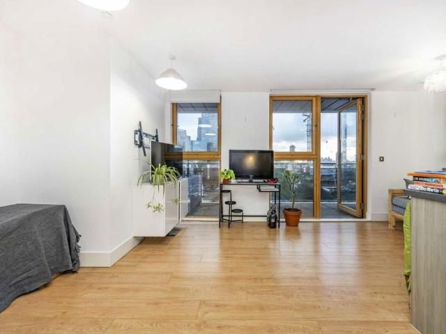 Province Square, E14, London