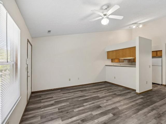 Providence Glen 2 Bedroom Apartment for Rent at 2421 Adonai Blvd, Columbus, OH 43219 Somerset