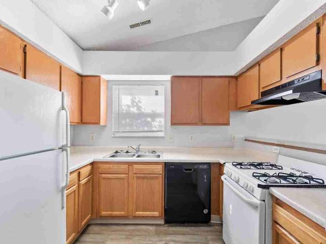 Providence Glen 4 Bedroom Apartment for Rent at 2421 Adonai Blvd, Columbus, OH 43219 Somerset
