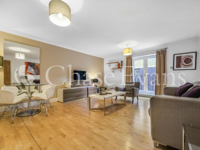 Providence Square, Shad Thames. 2 bed flat to rent £2,700 pcm £623 pw