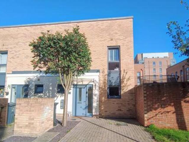 Provost Way, Dagenham, 3 Bedroom Terraced