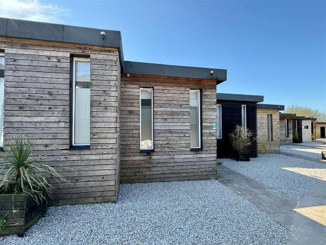 Prow Park, Treloggan Industrial Estate, Newquay TR7, 1 bed flat to rent, £695 pcm | PrimeLocation