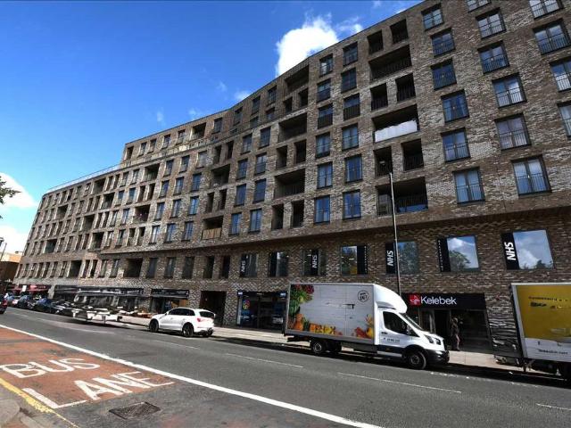 Prowse Court, 74 Fore Street, London 2 bed flat to rent £1,850 pcm £427 pw