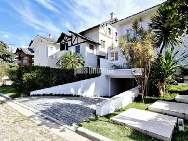 PRÓXIMO AO COLÉGIO SANTO AMÉRICO! 430,0M² AC 4 SUÍTES 4 VAGAS DE GARAGEM LAZER COM PISCINA