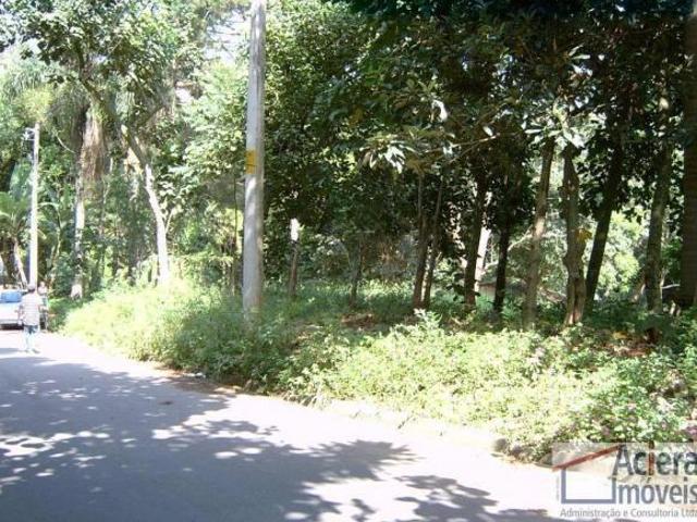 Próximo do Centrinho da Granja Viana