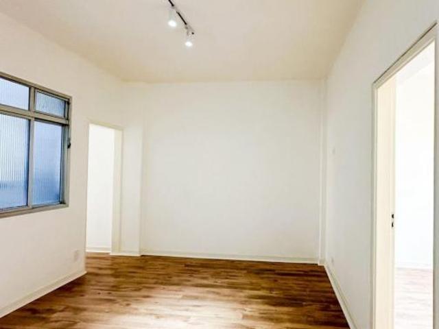 PROXIMO PRAÇA MARECHAL! LINDO 2 DORMITORIOS COM TERRAÇO REFORMADO