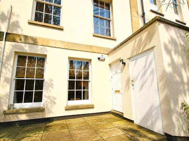 Pro Cathedral Lane, Clifton, Bristol BS8, 2 bed flat to rent, £1,500 pcm | PrimeLocation