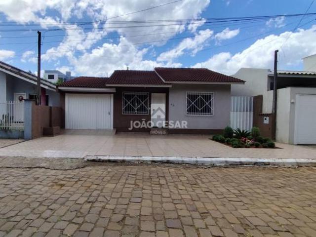 PROCURANDO UMA CASA BEM LOCALIZADA E COM PISCINA!