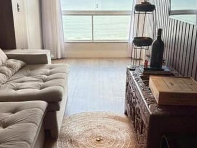 Procuro para dividir apartamento
