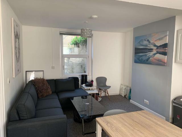 Professional House Share in Brighton Room 1